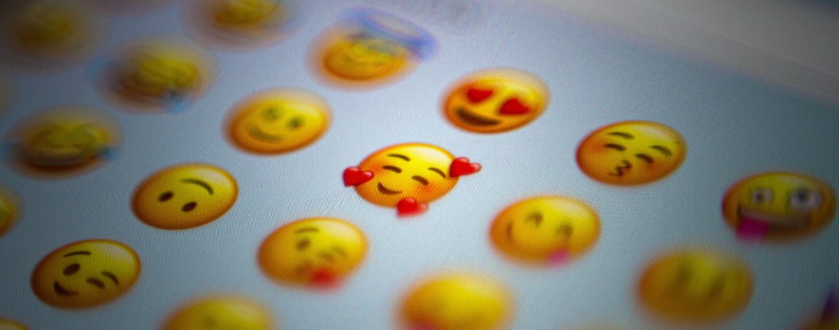 Ligar con emojis en citas online – Mundo no verbal